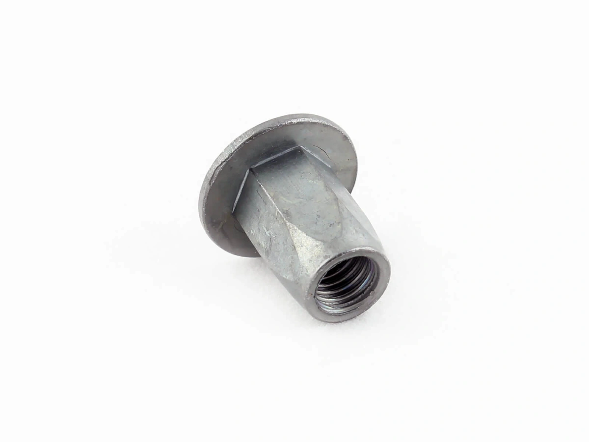 Rivetted cap nut M8/2-4 N90942001