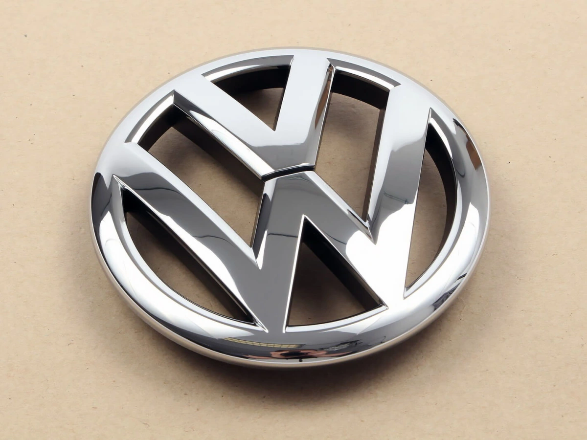 VW emblem chrome/black 6R0853600AULM for Volkswagen Polo 6R