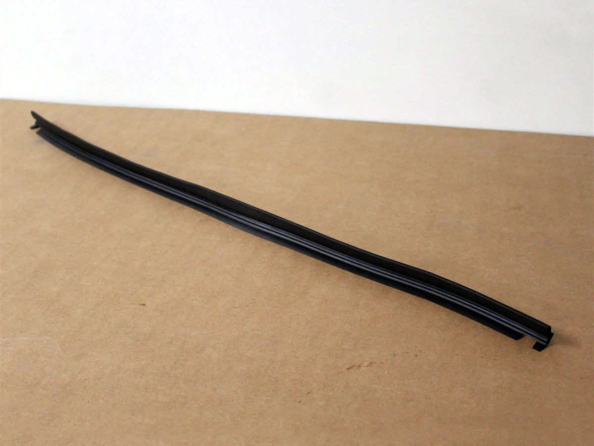 Door seal, outer black 6R4837697A5AP